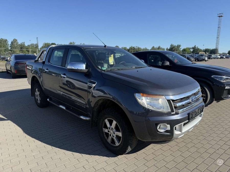 Grey Ford Ranger 2016 in Marijampole, with an engine capacity of 3.20 L and mileage of 198 thousand km for 8850 €, photo 3 on AUTOMOTO.COM.LV