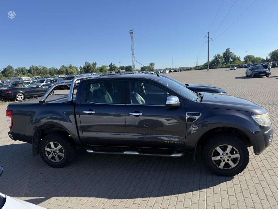 Grey Ford Ranger 2016 in Marijampole, with an engine capacity of 3.20 L and mileage of 198 thousand km for 8850 €, photo 7 on AUTOMOTO.COM.LV