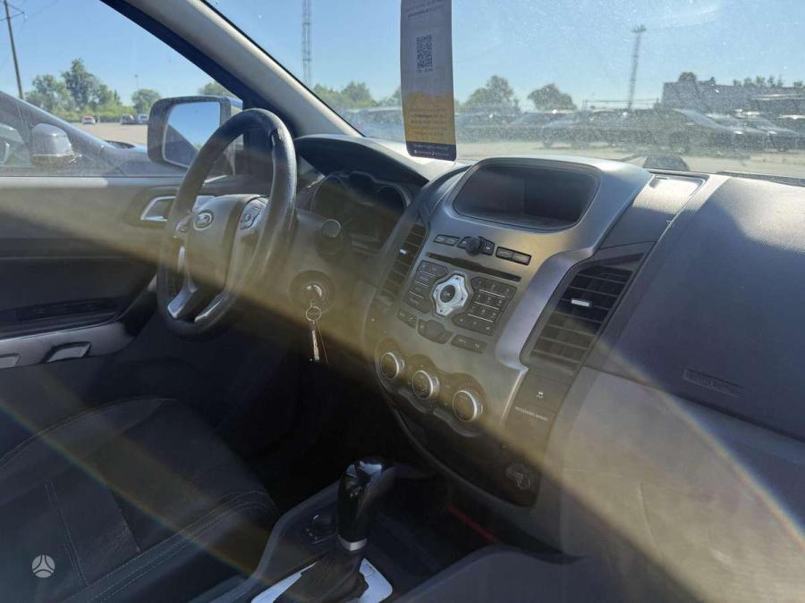 Grey Ford Ranger 2016 in Marijampole, with an engine capacity of 3.20 L and mileage of 198 thousand km for 8850 €, photo 11 on AUTOMOTO.COM.LV