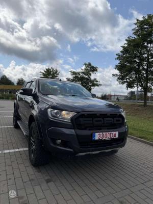 Grey Ford Ranger 2016 in Vilnius, with an engine capacity of 3.20 L and mileage of 225 thousand km for 16200 €, photo 3 on AUTOMOTO.COM.LV