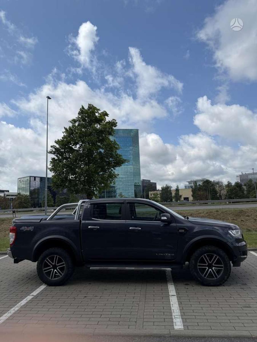 Grey Ford Ranger 2016 in Vilnius, with an engine capacity of 3.20 L and mileage of 225 thousand km for 16200 €, photo 6 on AUTOMOTO.COM.LV