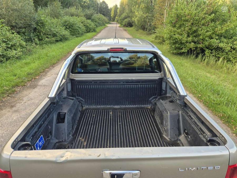 Grey Ford Ranger 2017 in Vilnius, with an engine capacity of 3.20 L and mileage of 276 thousand km for 13310 €, photo 8 on AUTOMOTO.COM.LV
