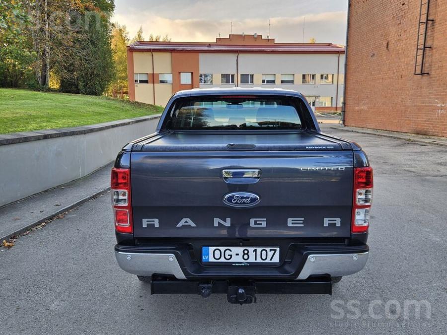 Grey Ford Ranger 2017 in Jekabpils, with an engine capacity of 3.20 L and mileage of 326 thousand km for 15490 €, photo 8 on AUTOMOTO.COM.LV