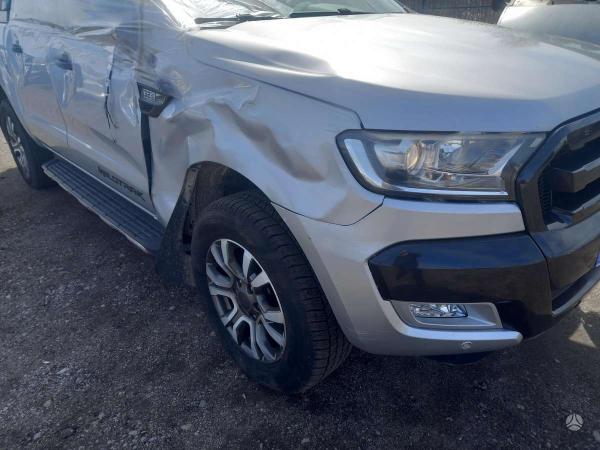 Grey Ford Ranger 2018 in Panevezys, with an engine capacity of 3.20 L and mileage of 200 thousand km for 10500 €, photo 4 on AUTOMOTO.COM.LV