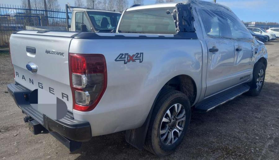 Grey Ford Ranger 2018 in Panevezys, with an engine capacity of 3.20 L and mileage of 200 thousand km for 10500 €, photo 9 on AUTOMOTO.COM.LV