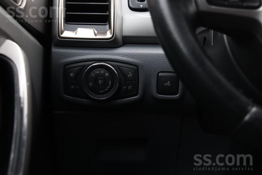 Pelēks Ford Ranger 2019 Valmiera, ar dzinēja tilpumu 3.20 L un nobraukumu 257 tūkst. km par 21300 €, foto 18 vietnē AUTOMOTO.COM.LV