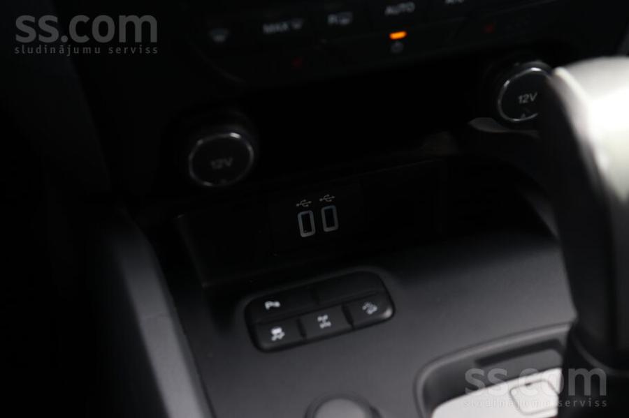 Pelēks Ford Ranger 2019 Valmiera, ar dzinēja tilpumu 3.20 L un nobraukumu 257 tūkst. km par 21300 €, foto 24 vietnē AUTOMOTO.COM.LV