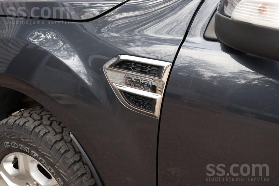 Pelēks Ford Ranger 2019 Valmiera, ar dzinēja tilpumu 3.20 L un nobraukumu 257 tūkst. km par 21300 €, foto 32 vietnē AUTOMOTO.COM.LV