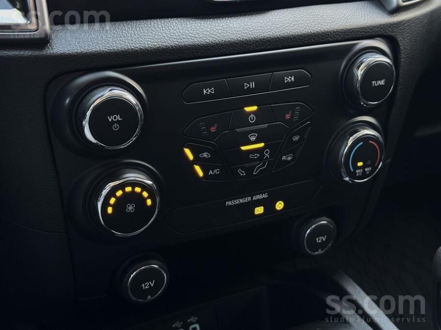 Grey Ford Ranger 2022 in Riga, with an engine capacity of 2.00 L and mileage of 160 thousand km for 22950 €, photo 13 on AUTOMOTO.COM.LV
