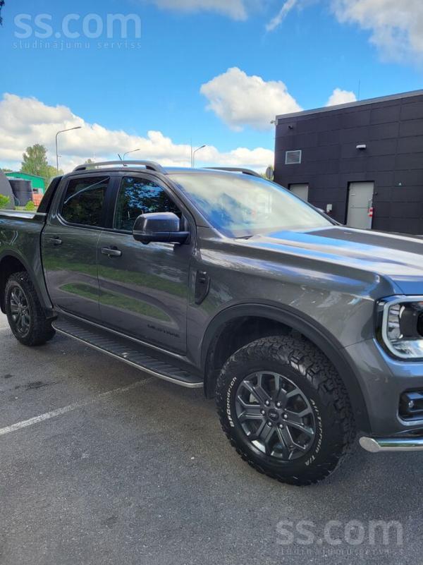 Grey Ford Ranger 2024 in Riga, with an engine capacity of 3.00 L and mileage of 81 thousand km for 43000 €, photo 3 on AUTOMOTO.COM.LV