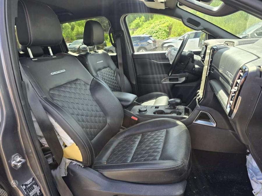 Grey Ford Ranger 2024 in Alytus, with an engine capacity of 2.99 L and mileage of 49 thousand km for 36950 €, photo 12 on AUTOMOTO.COM.LV