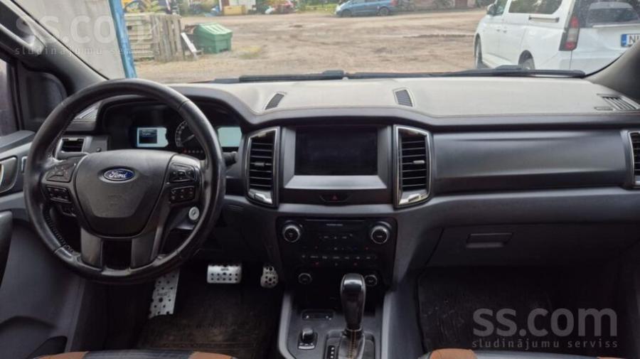 Orange Ford Ranger 2016 in Riga, with an engine capacity of 3.20 L and mileage of 285 thousand km for 20000 €, photo 9 on AUTOMOTO.COM.LV