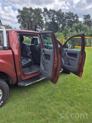 Sarkans Ford Ranger 2017 Rīga, ar dzinēja tilpumu 3.20 L un nobraukumu 120 tūkst. km par 15950 €, foto 5 vietnē AUTOMOTO.COM.LV
