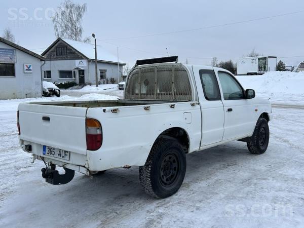 White Ford Ranger 2005 in Valka, with an engine capacity of 2.50 L and mileage of 380 thousand km for 2500 €, photo 7 on AUTOMOTO.COM.LV