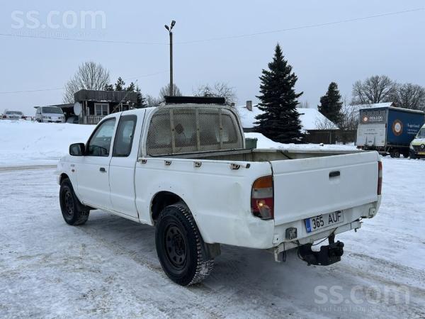 White Ford Ranger 2005 in Valka, with an engine capacity of 2.50 L and mileage of 380 thousand km for 2500 €, photo 6 on AUTOMOTO.COM.LV