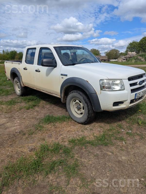 White Ford Ranger 2007 in Saldus, with an engine capacity of 2.50 L and mileage of 224 thousand km for 3100 €, photo 2 on AUTOMOTO.COM.LV