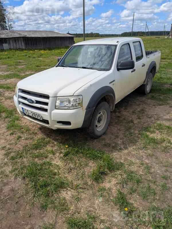 White Ford Ranger 2007 in Saldus, with an engine capacity of 2.50 L and mileage of 224 thousand km for 3100 €, photo 3 on AUTOMOTO.COM.LV