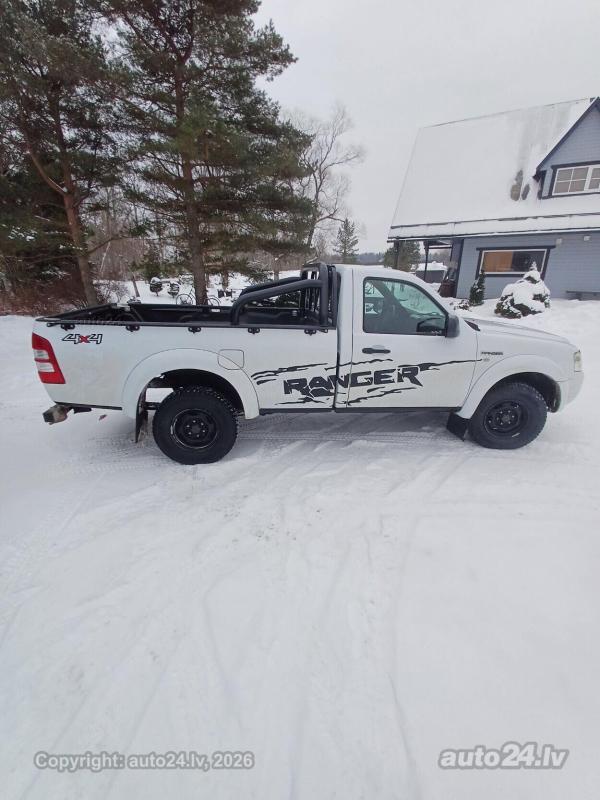 White Ford Ranger 2007 in Tallinn, with an engine capacity of 2.50 L and mileage of 281 thousand km for 9980 €, photo 2 on AUTOMOTO.COM.LV