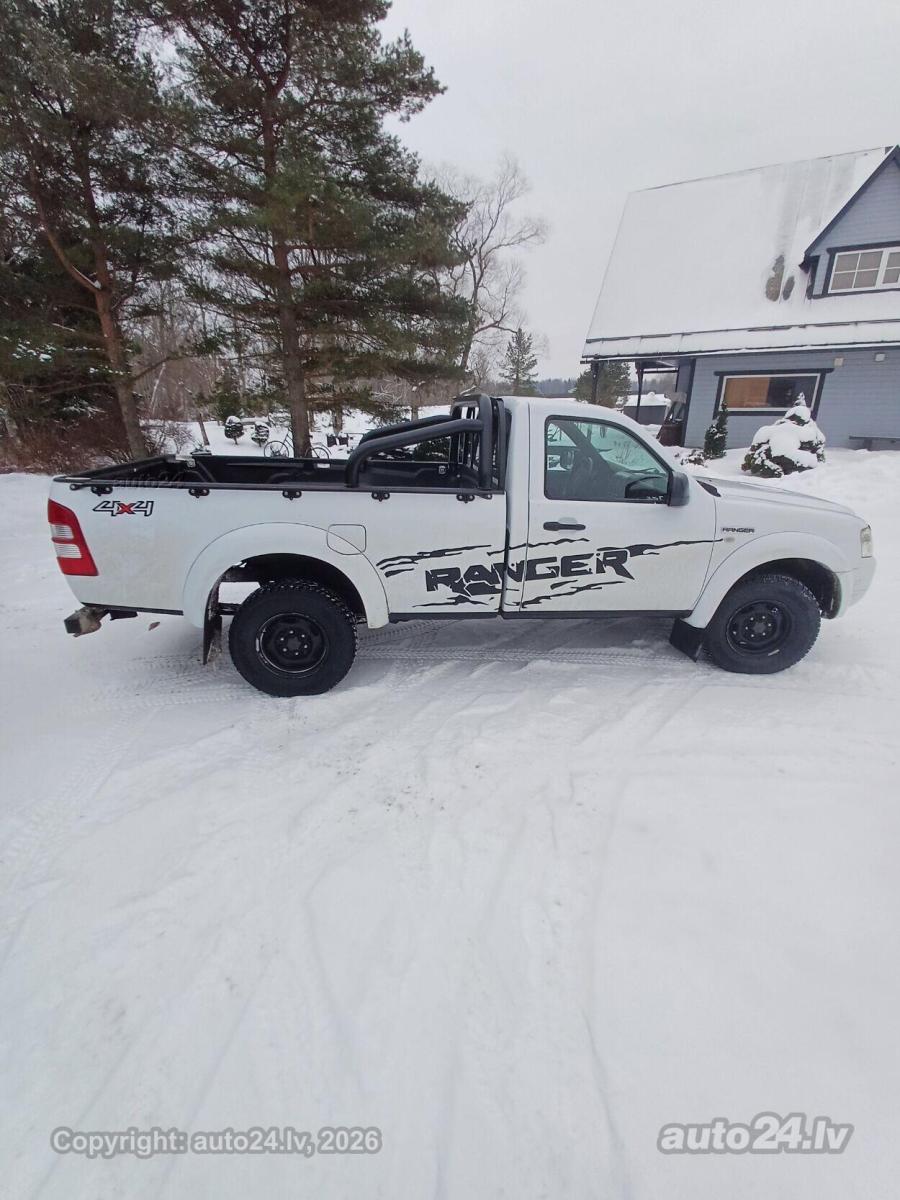 White Ford Ranger 2007 in Tallinn, with an engine capacity of 2.50 L and mileage of 281 thousand km for 9980 €, photo 2 on AUTOMOTO.COM.LV