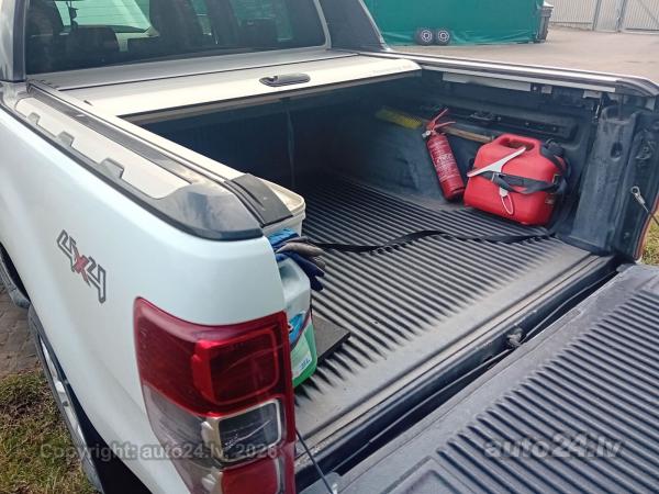 White Ford Ranger 2013 in Tallinn, with an engine capacity of 3.20 L and mileage of 254 thousand km for 12000 €, photo 9 on AUTOMOTO.COM.LV