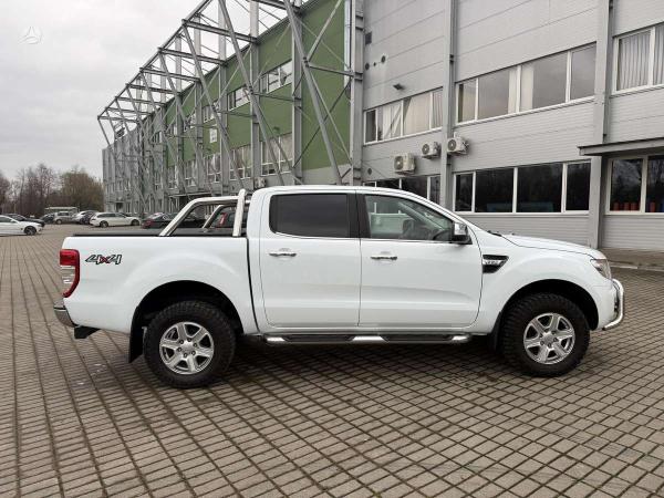 White Ford Ranger 2015 in Marijampole, with an engine capacity of 2.20 L and mileage of 212 thousand km for 12500 €, photo 5 on AUTOMOTO.COM.LV