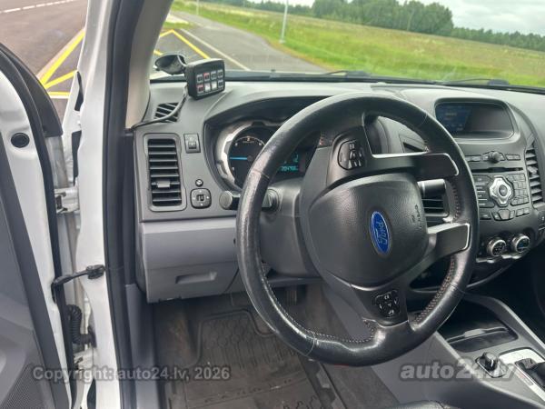 White Ford Ranger 2015 in Tallinn, with an engine capacity of 3.20 L and mileage of 204 thousand km for 15900 €, photo 9 on AUTOMOTO.COM.LV