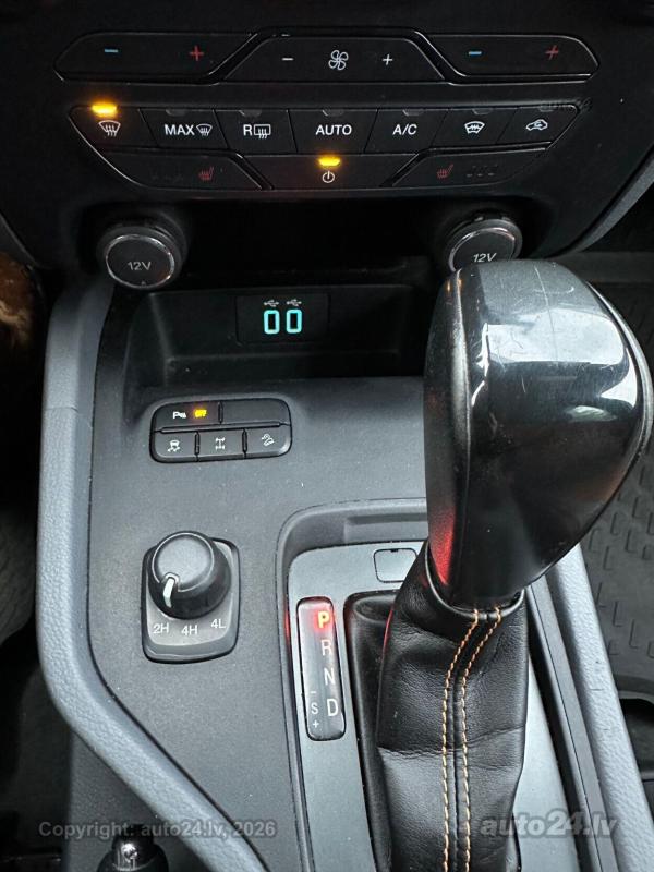 Balts Ford Ranger 2017 Rakvere, ar dzinēja tilpumu 3.20 L un nobraukumu 260 tūkst. km par 19500 €, foto 11 vietnē AUTOMOTO.COM.LV