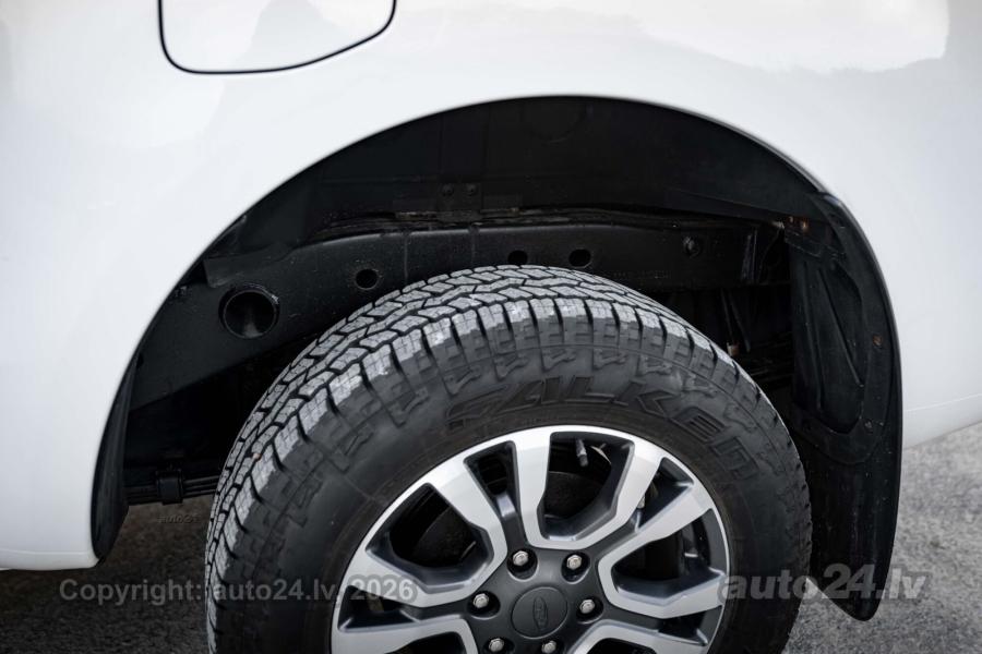 White Ford Ranger 2020 in Tallinn, with an engine capacity of 2.00 L and mileage of 173 thousand km for 21900 €, photo 15 on AUTOMOTO.COM.LV