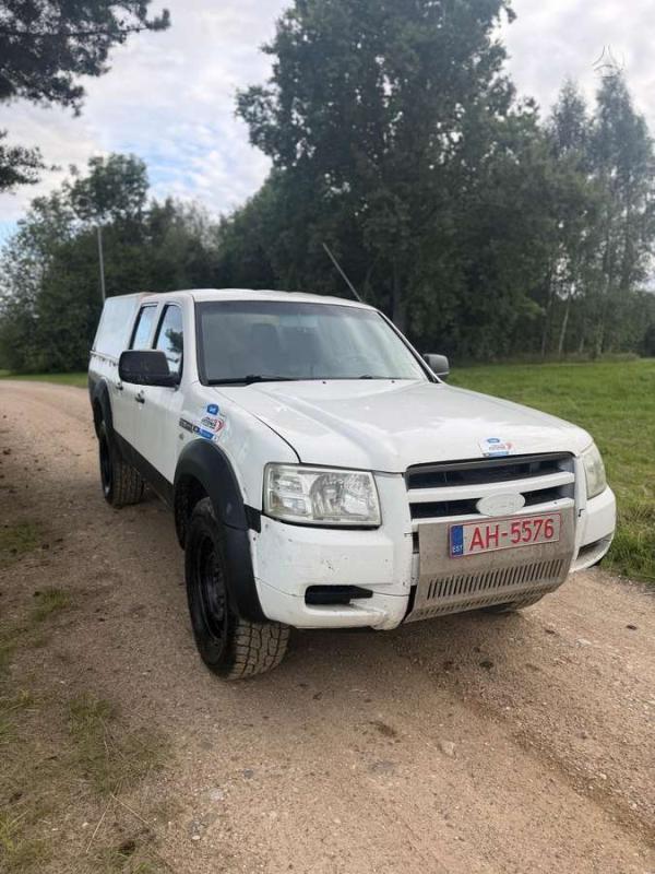 White Ford Ranger 2008 in Vilnius, with an engine capacity of 2.50 L and mileage of 240 thousand km for 4500 €, photo 3 on AUTOMOTO.COM.LV