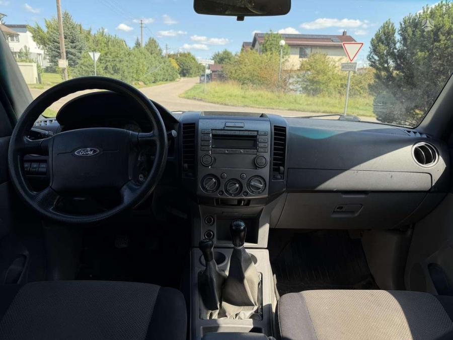 White Ford Ranger 2009 in Vilnius, with an engine capacity of 2.50 L and mileage of 340 thousand km for 4250 €, photo 12 on AUTOMOTO.COM.LV