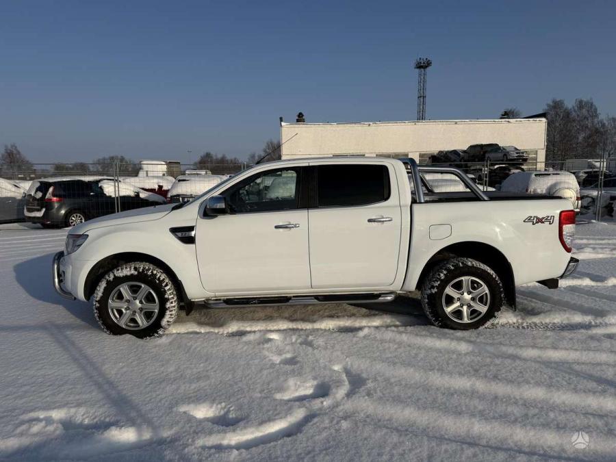 White Ford Ranger 2015 in Marijampole, with an engine capacity of 2.20 L and mileage of 212 thousand km for 11800 €, photo 2 on AUTOMOTO.COM.LV