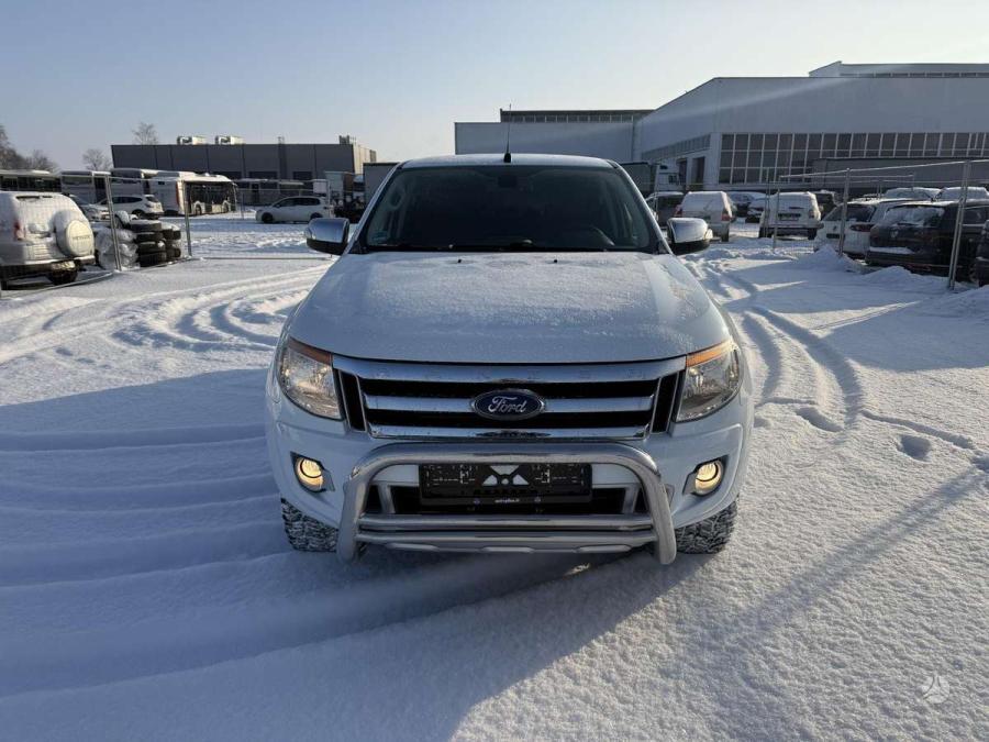 White Ford Ranger 2015 in Marijampole, with an engine capacity of 2.20 L and mileage of 212 thousand km for 11800 €, photo 4 on AUTOMOTO.COM.LV