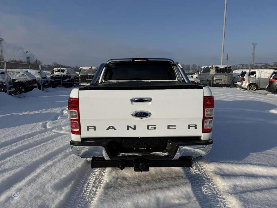 White Ford Ranger 2015 in Marijampole, with an engine capacity of 2.20 L and mileage of 212 thousand km for 11800 €, photo 5 on AUTOMOTO.COM.LV