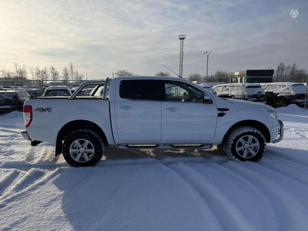 White Ford Ranger 2015 in Marijampole, with an engine capacity of 2.20 L and mileage of 212 thousand km for 11800 €, photo 7 on AUTOMOTO.COM.LV