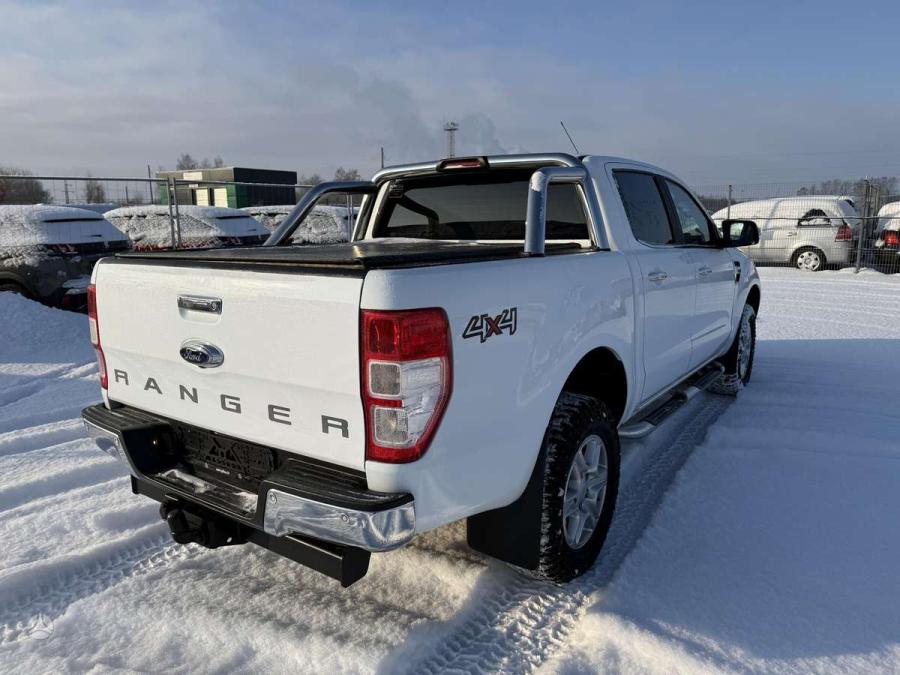White Ford Ranger 2015 in Marijampole, with an engine capacity of 2.20 L and mileage of 212 thousand km for 11800 €, photo 8 on AUTOMOTO.COM.LV