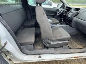 White Ford Ranger 2015 in Riga, with an engine capacity of 2.20 L and mileage of 191 thousand km for 5300 €, photo 5 on AUTOMOTO.COM.LV