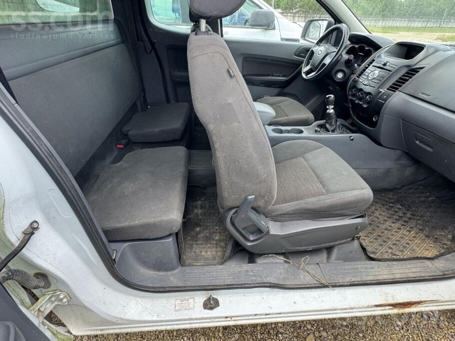 White Ford Ranger 2015 in Riga, with an engine capacity of 2.20 L and mileage of 191 thousand km for 5300 €, photo 5 on AUTOMOTO.COM.LV