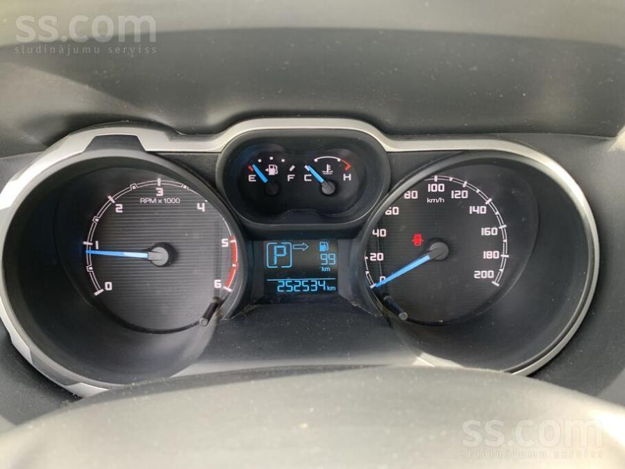 White Ford Ranger 2015 in Riga, with an engine capacity of 2.20 L and mileage of 252 thousand km for 13500 €, photo 16 on AUTOMOTO.COM.LV