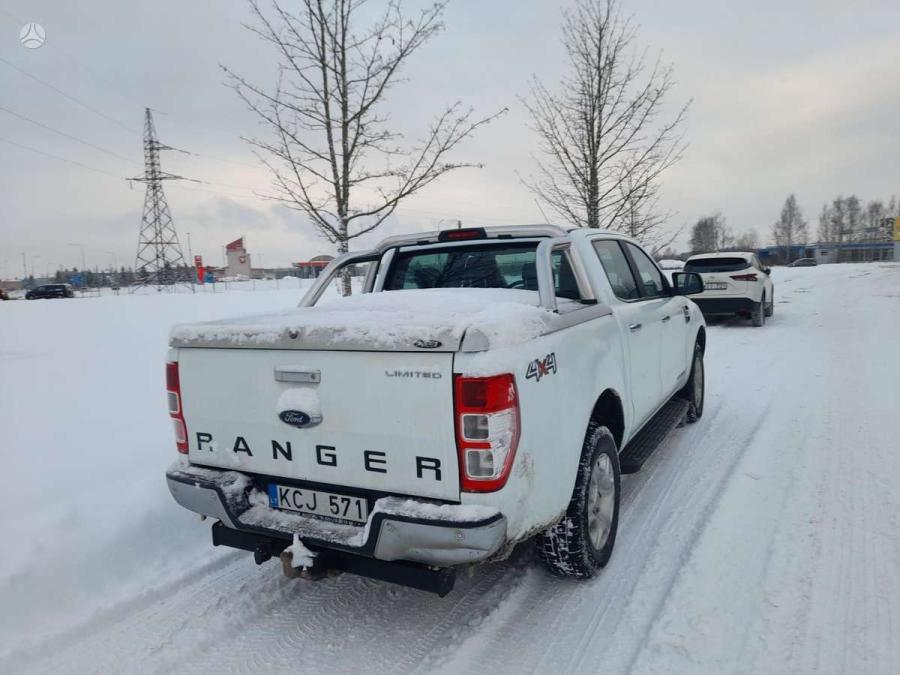 White Ford Ranger 2016 in Mazeikiai, with an engine capacity of 3.20 L and mileage of 241 thousand km for 15500 €, photo 2 on AUTOMOTO.COM.LV