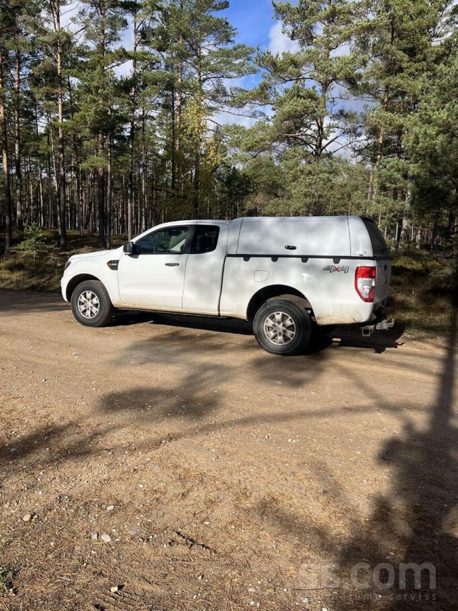 White Ford Ranger 2016 in Tukums, with an engine capacity of 2.20 L and mileage of 362 thousand km for 11950 €, photo 5 on AUTOMOTO.COM.LV