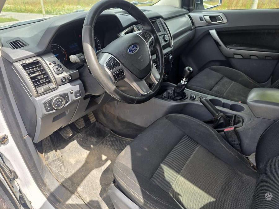 White Ford Ranger 2016 in Marijampole, with an engine capacity of 2.20 L and mileage of 289 thousand km for 8950 €, photo 16 on AUTOMOTO.COM.LV