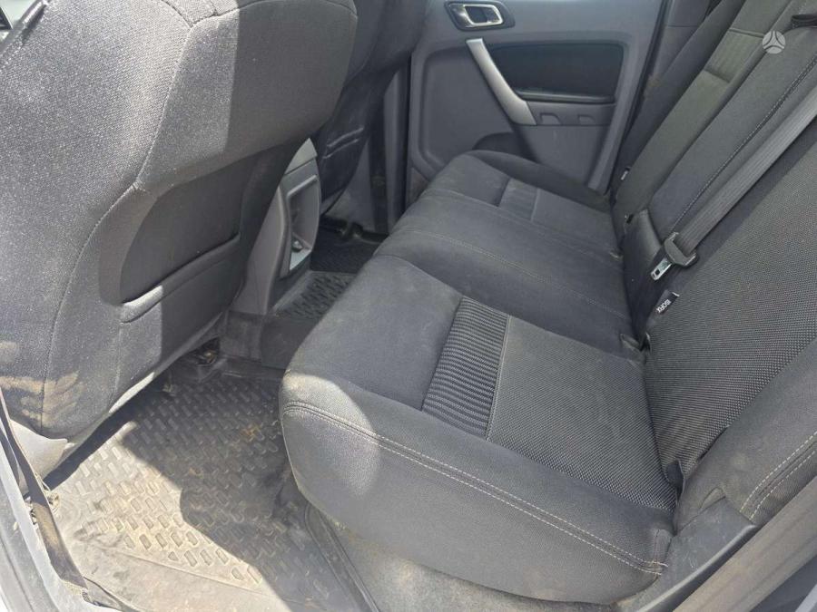 White Ford Ranger 2016 in Marijampole, with an engine capacity of 2.20 L and mileage of 289 thousand km for 8950 €, photo 19 on AUTOMOTO.COM.LV