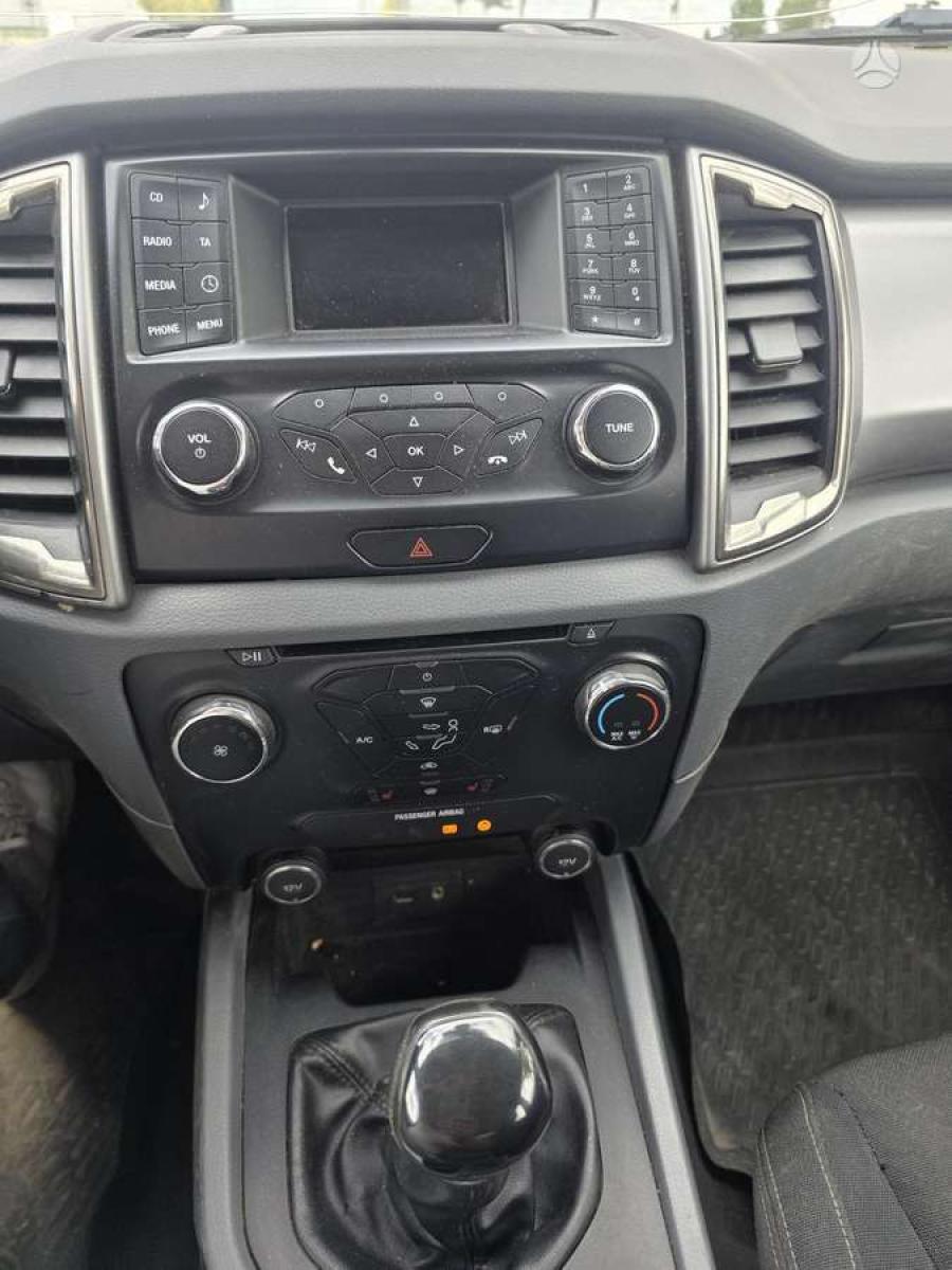 White Ford Ranger 2016 in Marijampole, with an engine capacity of 2.20 L and mileage of 289 thousand km for 8950 €, photo 25 on AUTOMOTO.COM.LV