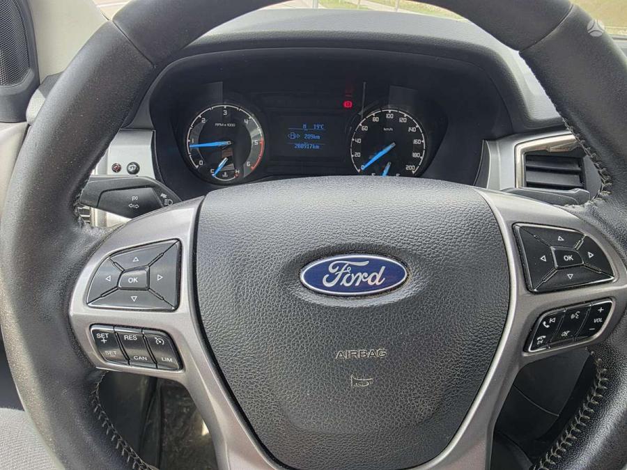 White Ford Ranger 2016 in Marijampole, with an engine capacity of 2.20 L and mileage of 289 thousand km for 8950 €, photo 29 on AUTOMOTO.COM.LV