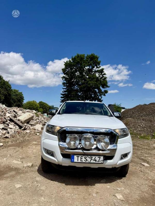 White Ford Ranger 2018 in Kaunas, with an engine capacity of 2.20 L and mileage of 162 thousand km for 14000 €, photo 7 on AUTOMOTO.COM.LV