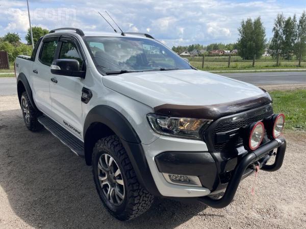 White Ford Ranger 2018 in Riga, with an engine capacity of 3.20 L and mileage of 142 thousand km for 24500 €, photo 9 on AUTOMOTO.COM.LV