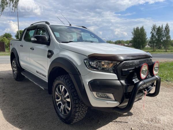White Ford Ranger 2018 in Riga, with an engine capacity of 3.20 L and mileage of 142 thousand km for 24500 €, photo 10 on AUTOMOTO.COM.LV