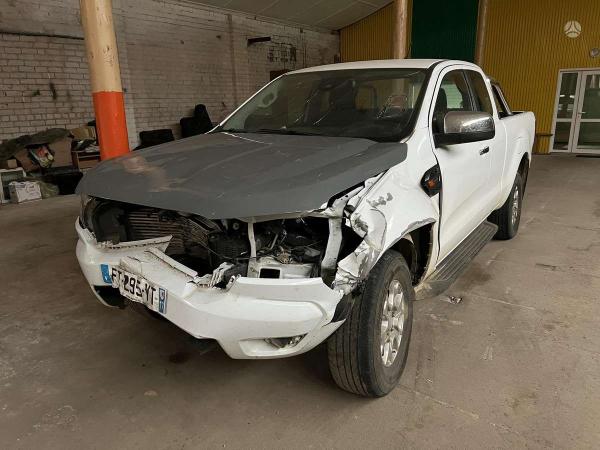 White Ford Ranger 2020 in Taurage, with an engine capacity of 2.00 L and mileage of 119 thousand km for 7700 €, photo 4 on AUTOMOTO.COM.LV