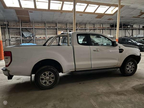 White Ford Ranger 2020 in Taurage, with an engine capacity of 2.00 L and mileage of 119 thousand km for 7700 €, photo 5 on AUTOMOTO.COM.LV
