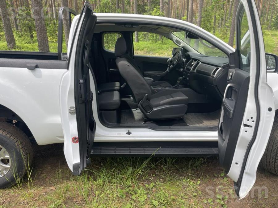 White Ford Ranger 2022 in Riga, with an engine capacity of 2.00 L and mileage of 86 thousand km for 23595 €, photo 8 on AUTOMOTO.COM.LV